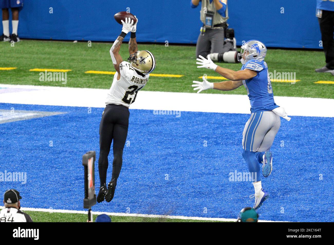 New Orleans Saints cornerback Patrick Robinson (21) intercepts a pass ...