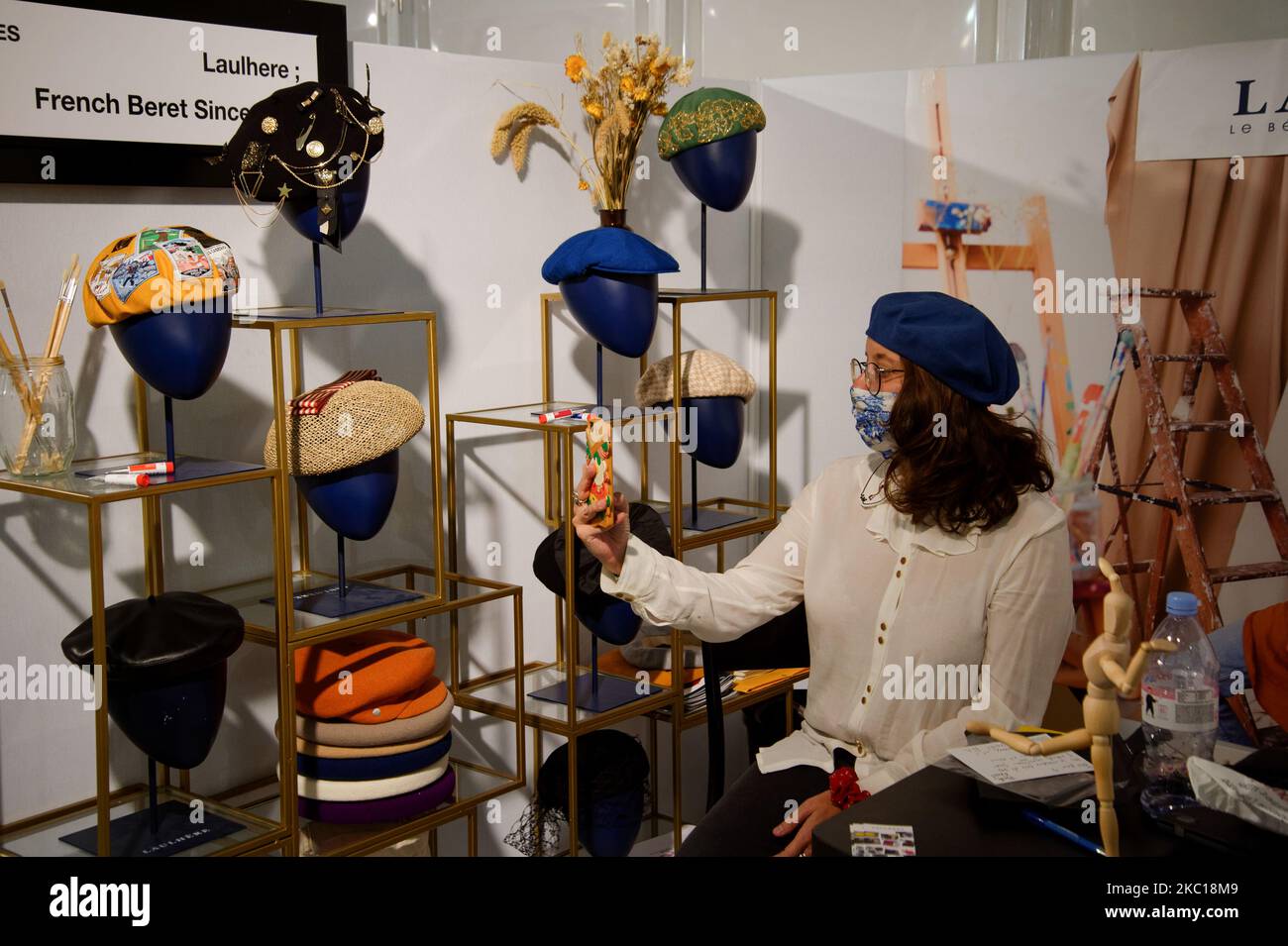 Collection of berets hi-res stock photography and images - Alamy