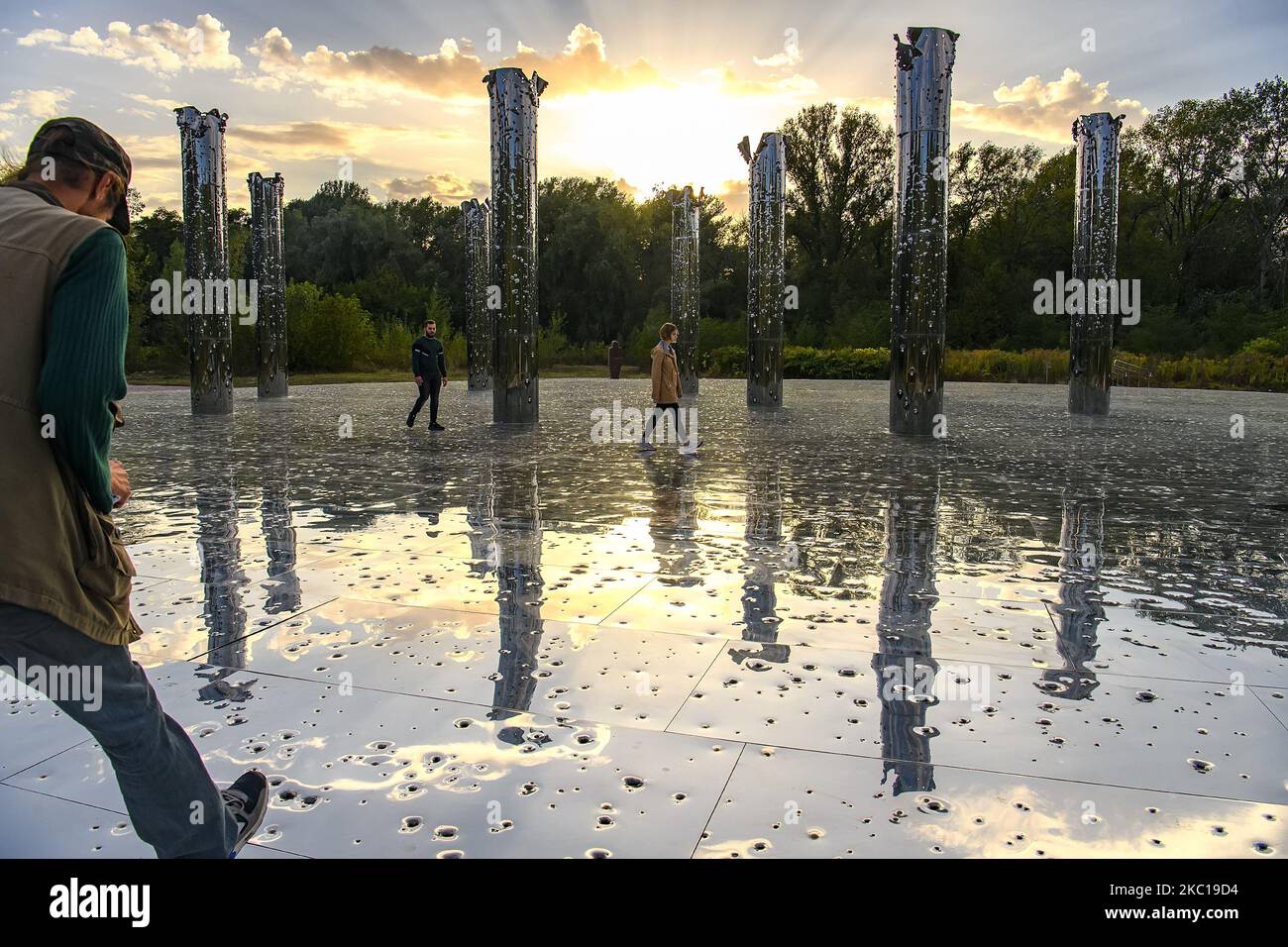 Mirror field memorial hi-res stock photography and images - Alamy
