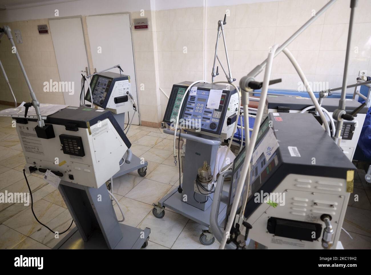 Ventilator hospital machines hi-res stock photography and images - Alamy