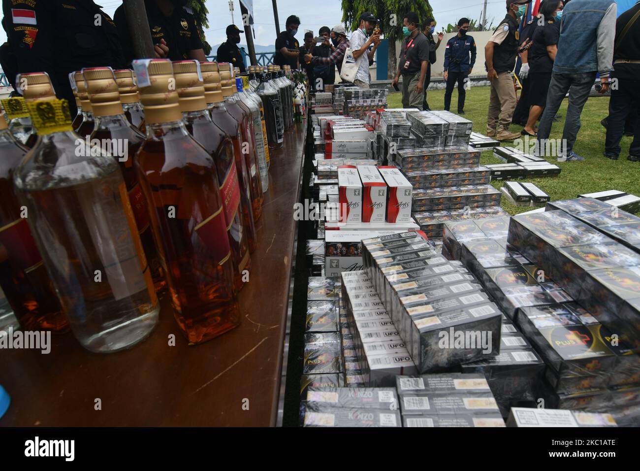 Official excise stamps hi-res stock photography and images - Alamy