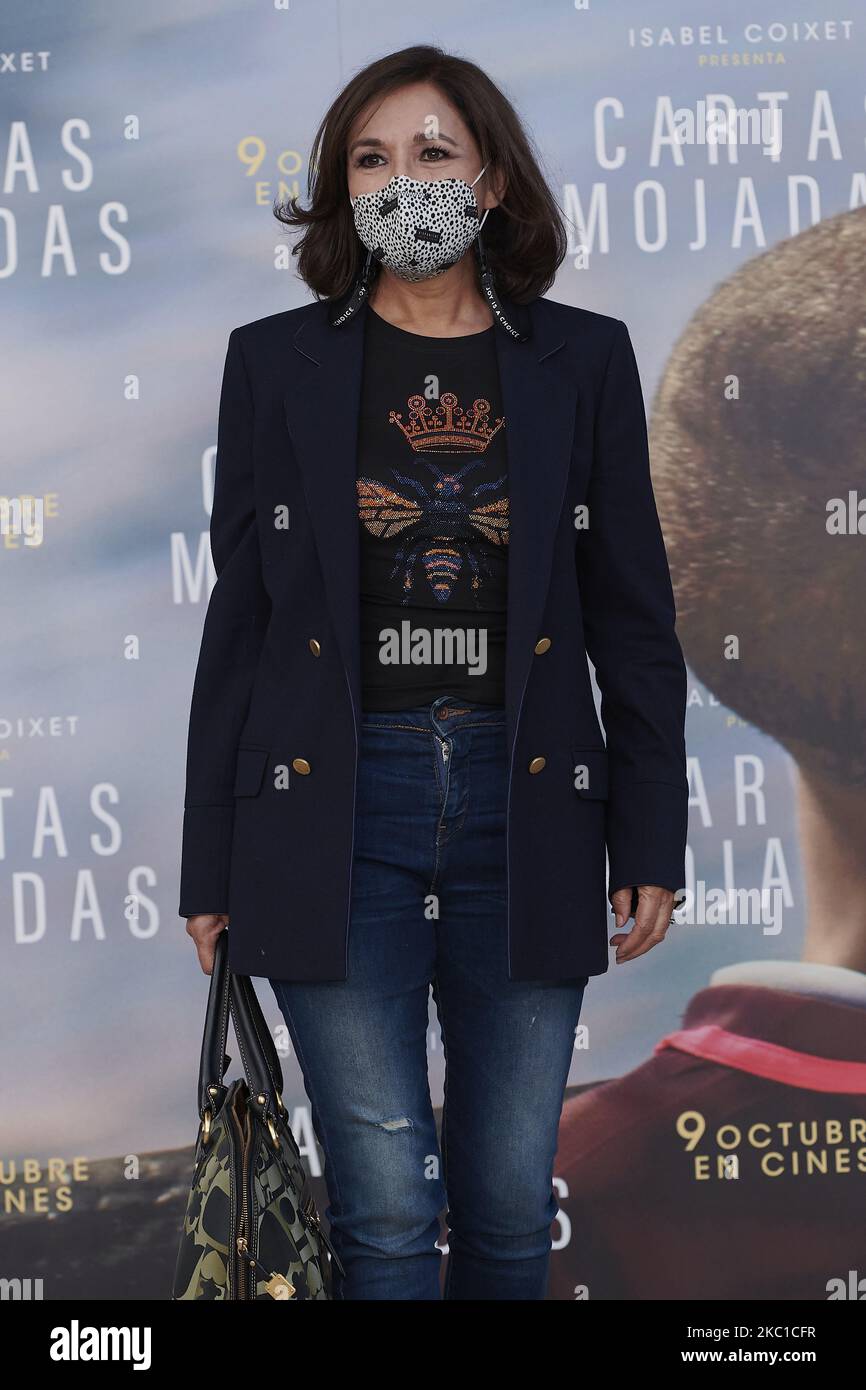 Isabel Gemio attends the 'Cartas Mojadas' Premiere at Gran Principe Pio ...