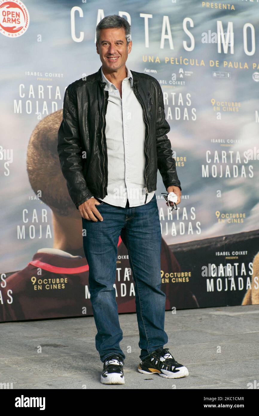 Nico Abad attends 'Cartas Mojadas' premiere at Gran Teatro Principe Pio ...