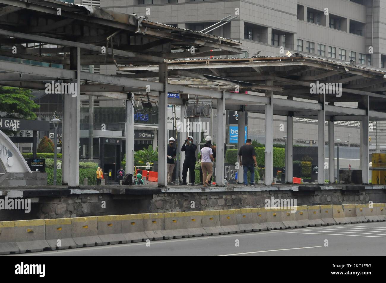 The Indonesian police conducted the post-fire and damaged mass damage ...