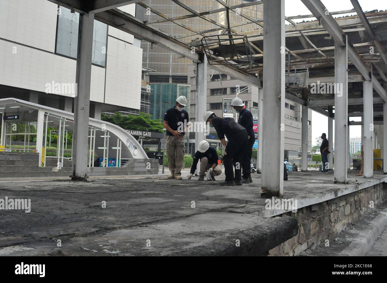 The Indonesian police conducted the post-fire and damaged mass damage ...