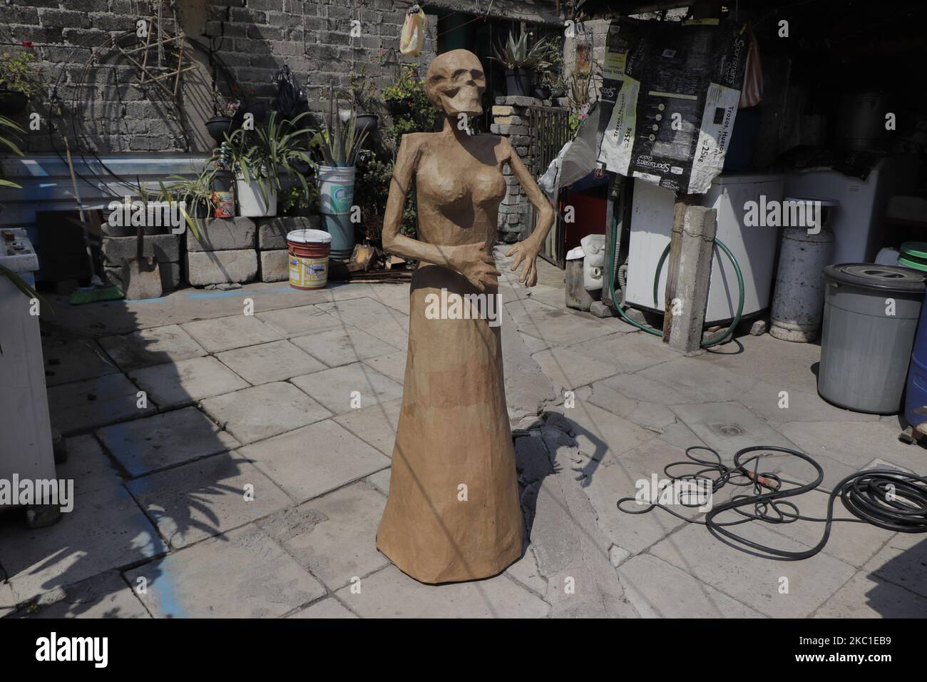 Catrina mold made of cardboard, kraft paper and newspaper made by the ...