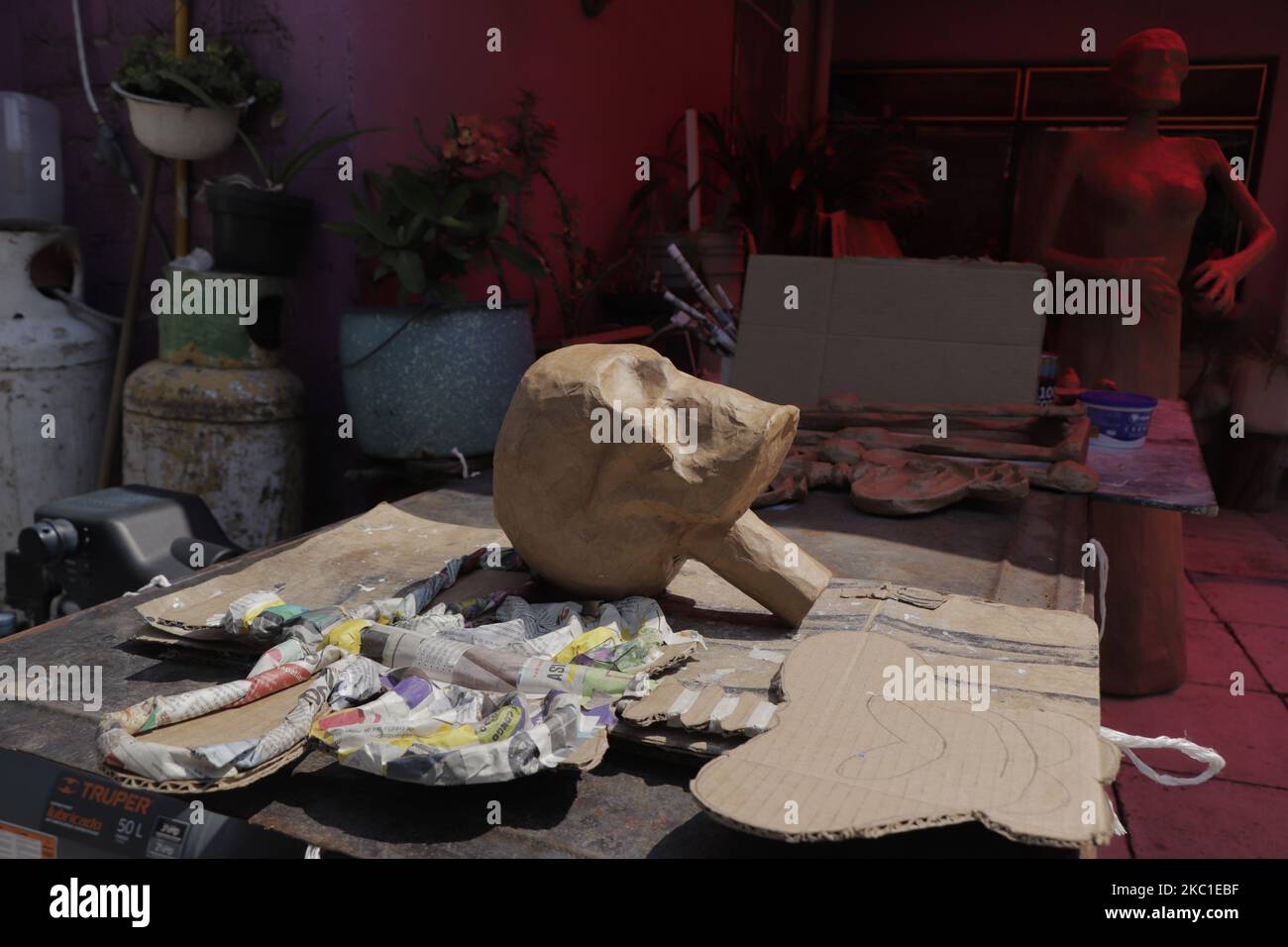 Catrina skull made of cardboard, kraft paper and newspaper made by the ...