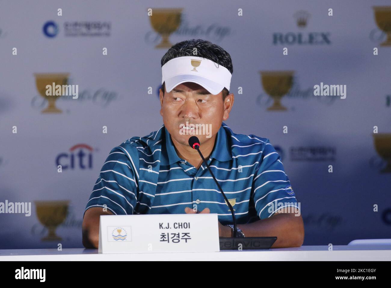 International Team vice captain KJ Choi attend press conference during ...