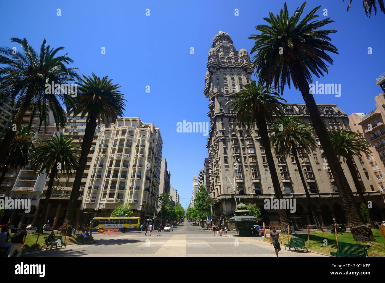The scenic Plaza Independencia, in downtown Montevideo Stock Photo - Alamy