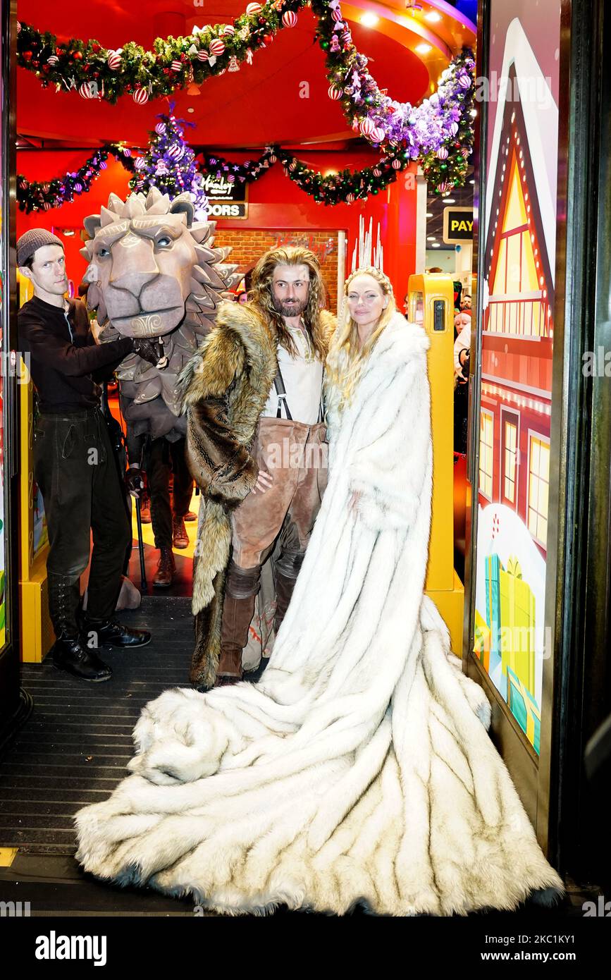 Chris Jared (centre) and Samantha Womack during the unveiling of ...