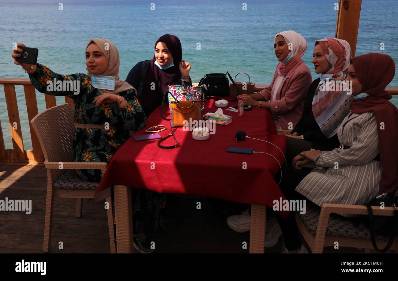 Gaza beach café hi-res stock photography and images - Alamy