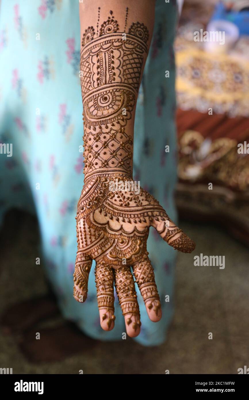 Traditional kerala hindu wedding hi-res stock photography and images ...