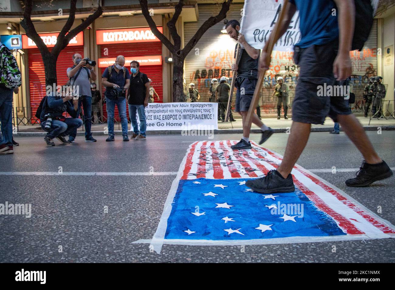 Crowd protesters flags walk down hi-res stock photography and images ...
