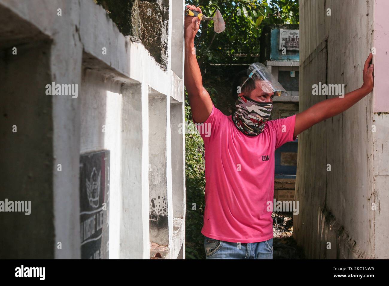 Exhumed body hi-res stock photography and images - Alamy