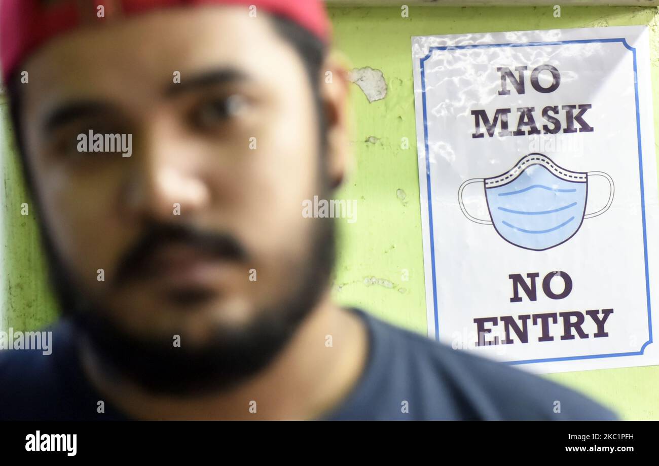 No entry without mask hi-res stock photography and images - Alamy