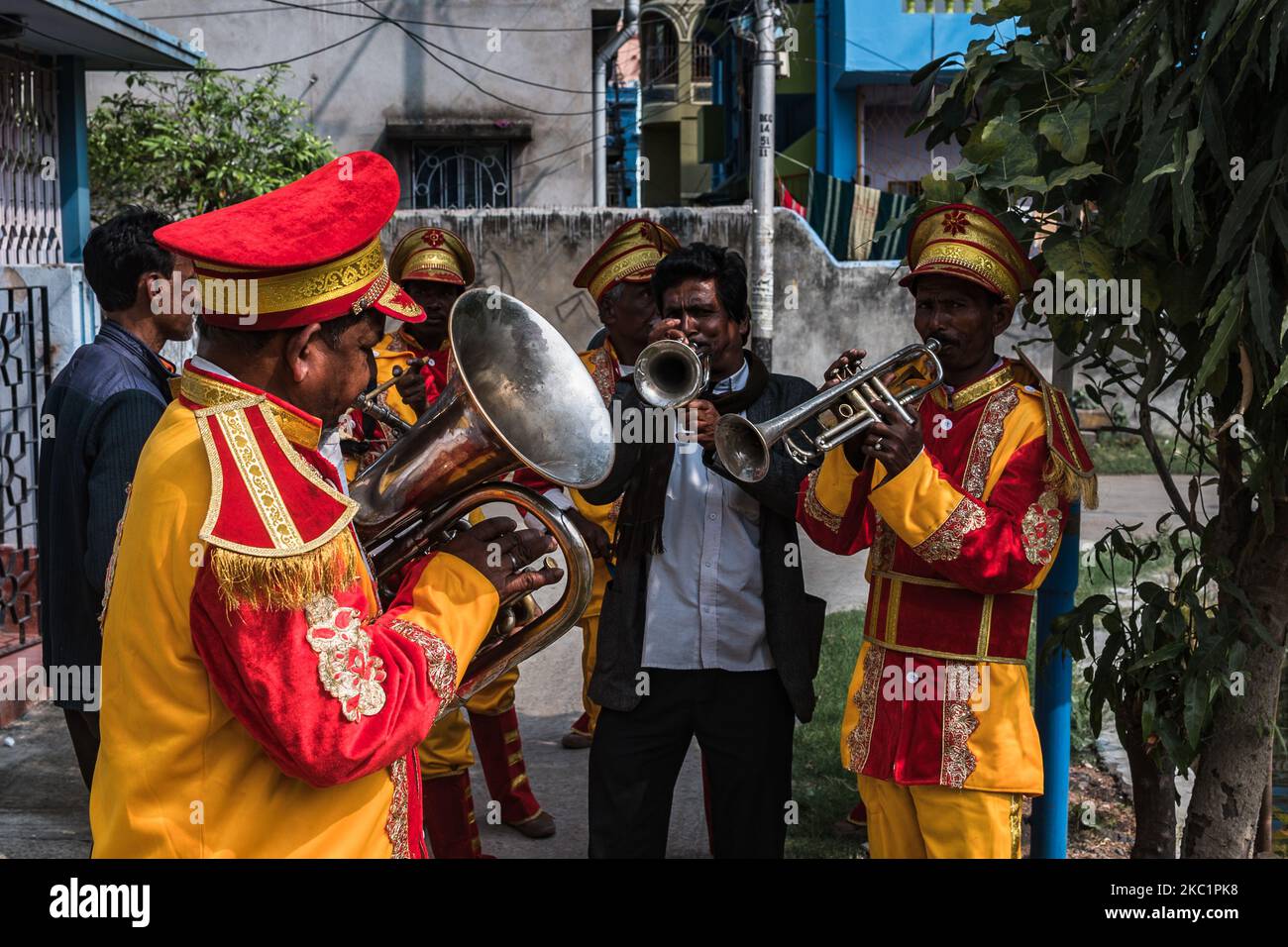 Indian wedding band perforn hi-res stock photography and images - Alamy