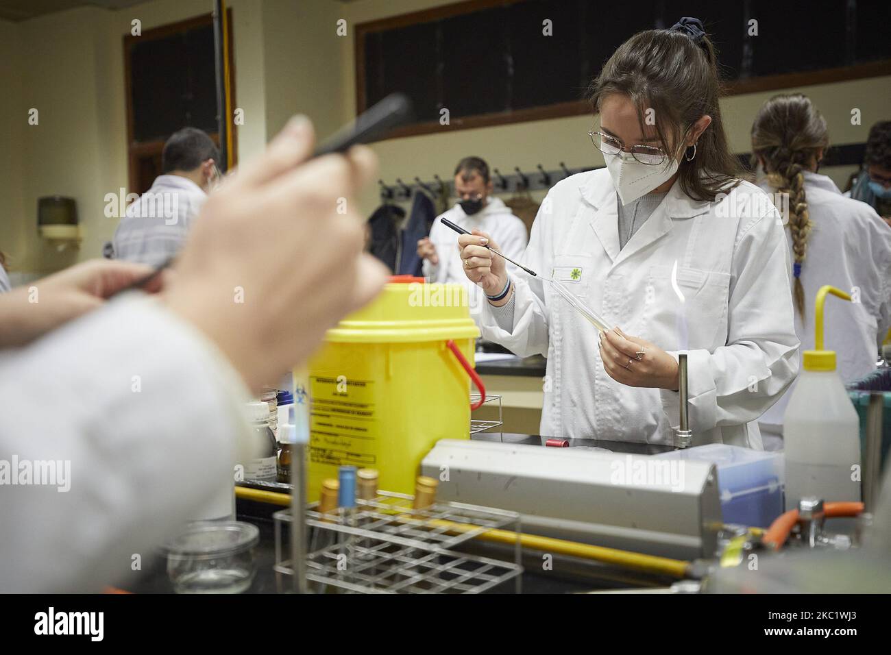 University science classrooms hi-res stock photography and images - Alamy