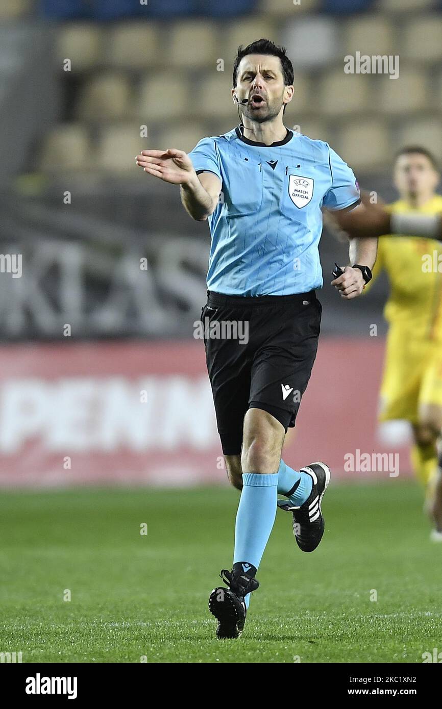 Referee daniel stefanski hi-res stock photography and images - Alamy