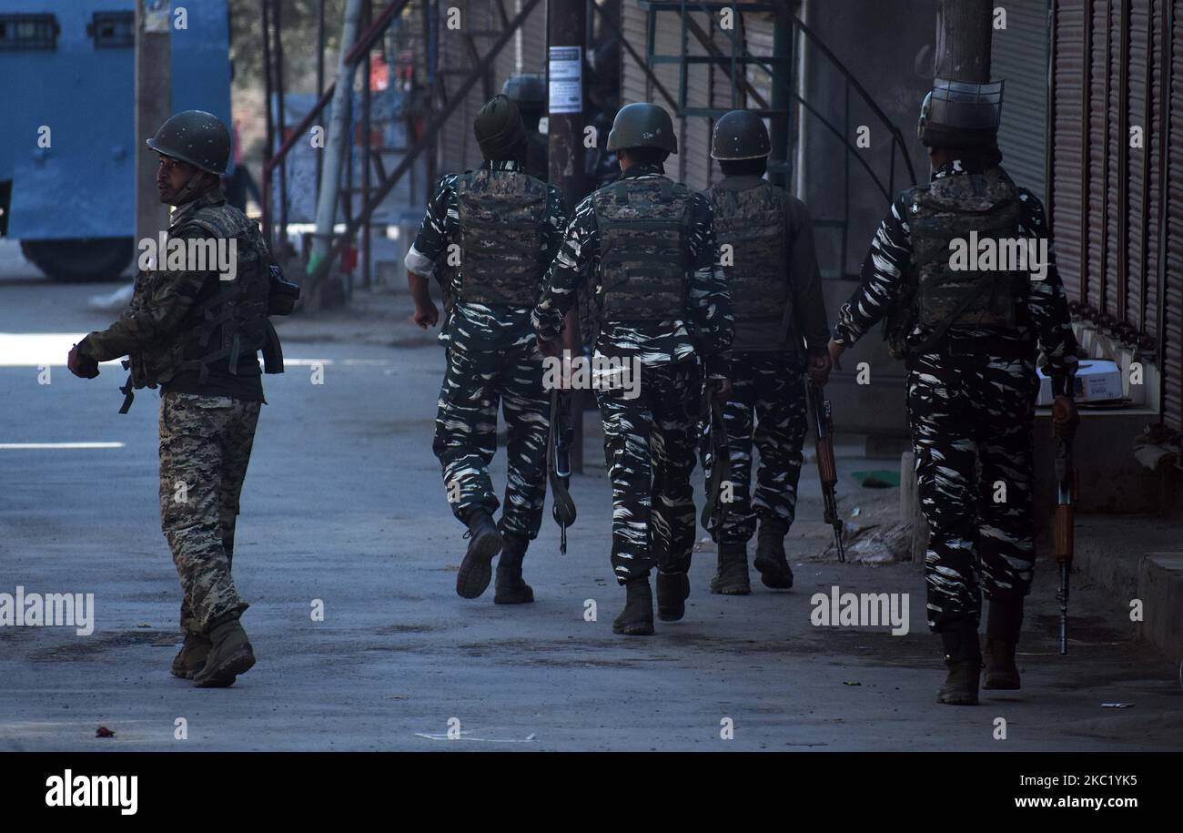 Central kashmirs chadoora hi-res stock photography and images - Alamy