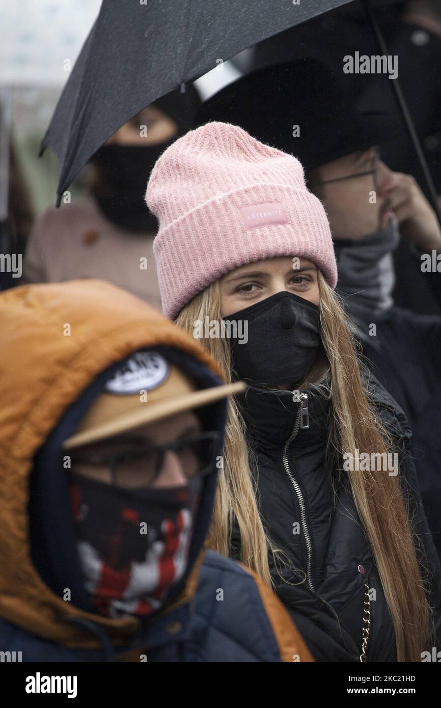 Poland smog mask hi-res stock photography and images - Alamy