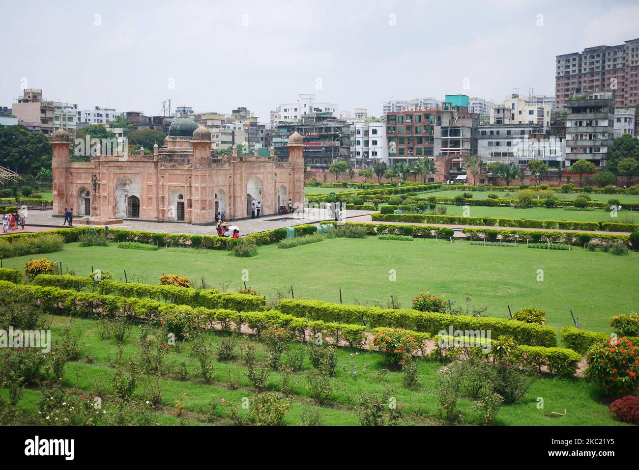 Bangladesh old mosque dhaka lalbagh hi-res stock photography and images ...