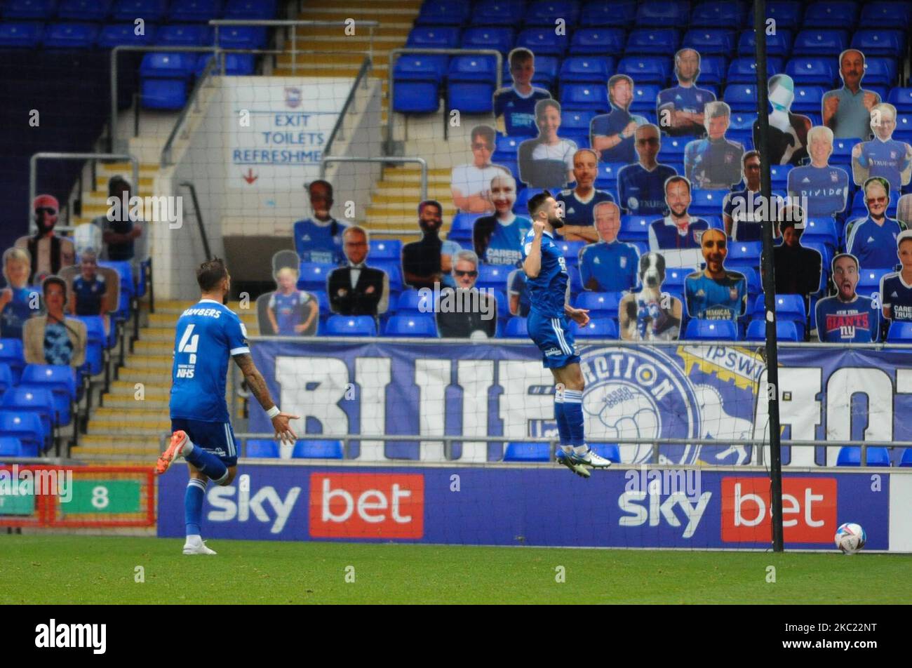 Ipswichs gwion edwards scores hi-res stock photography and images - Alamy