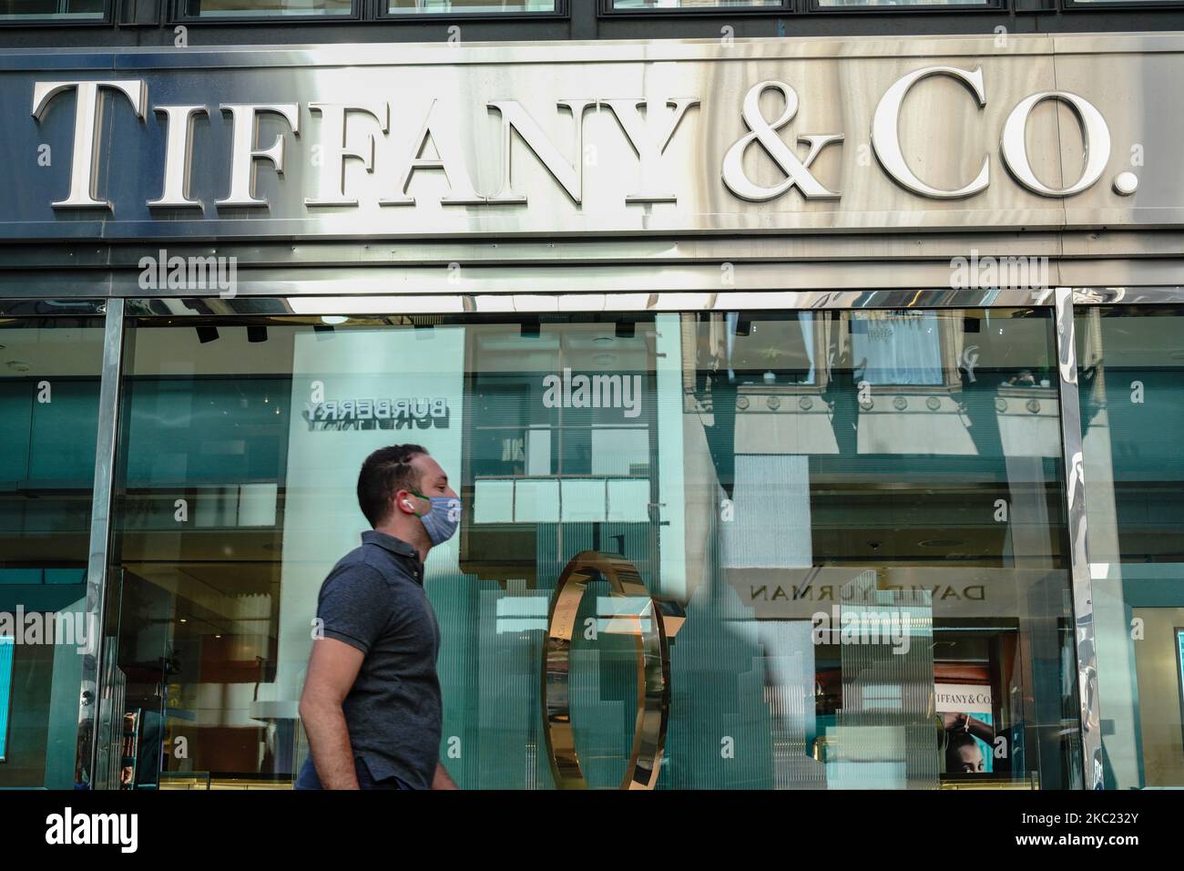 Lvmh flagship store hi-res stock photography and images - Alamy