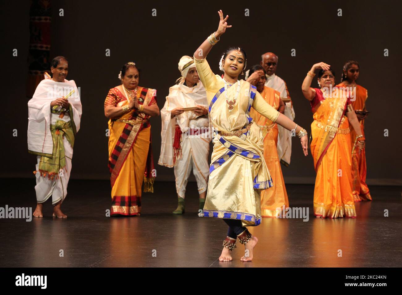 Girls dancing traditional tamil dances hi-res stock photography and ...