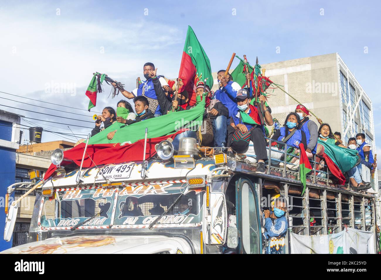 Several indigenous people from the minga arrive in Bogotá. A caravan of ...