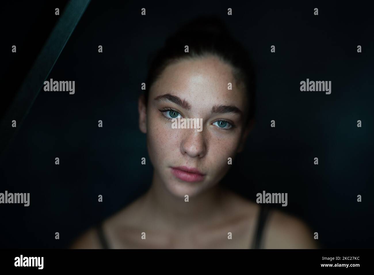 Matilda de angelis undoing hi-res stock photography and images - Alamy