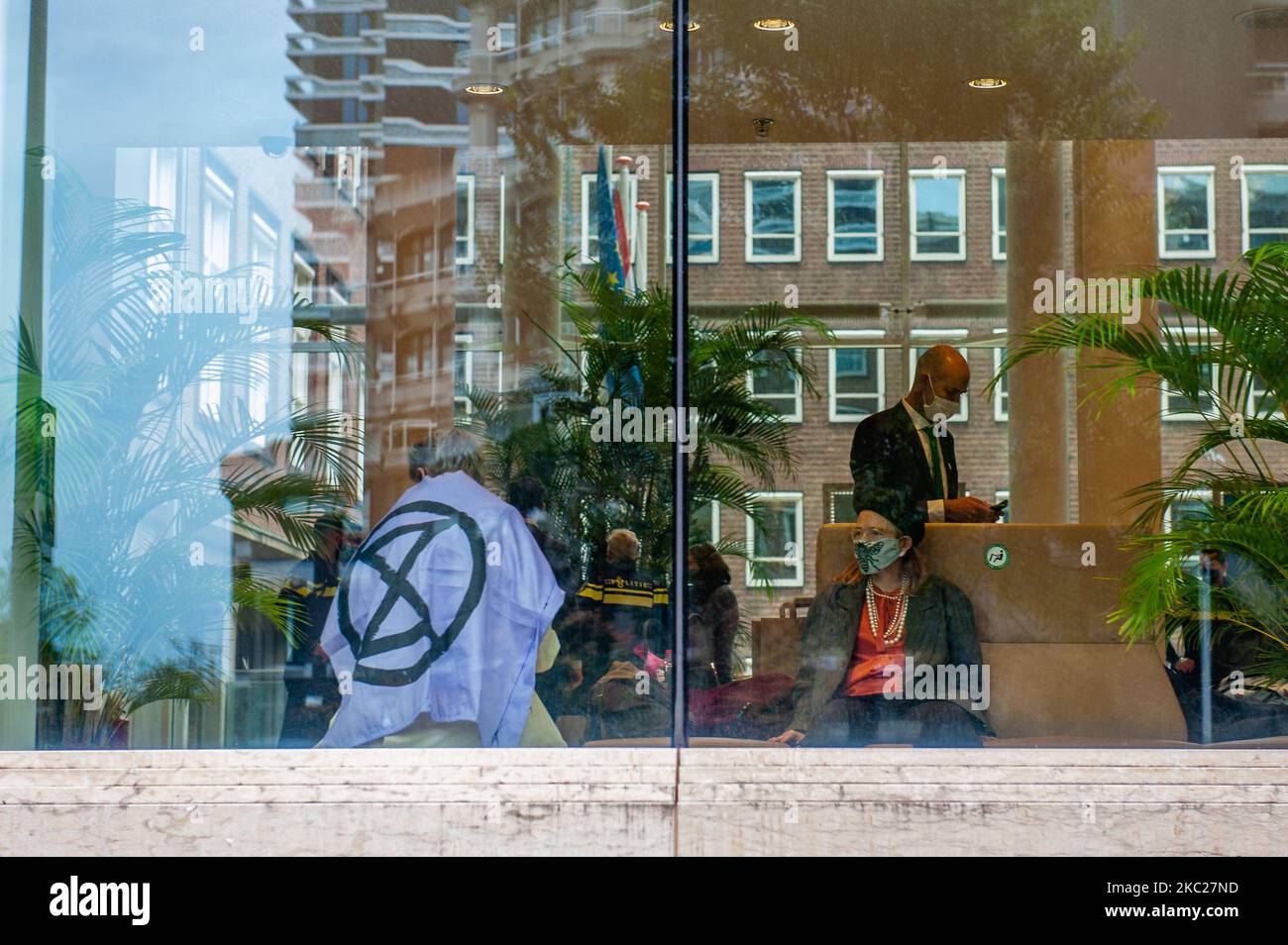 Reducing subsidies hi-res stock photography and images - Alamy