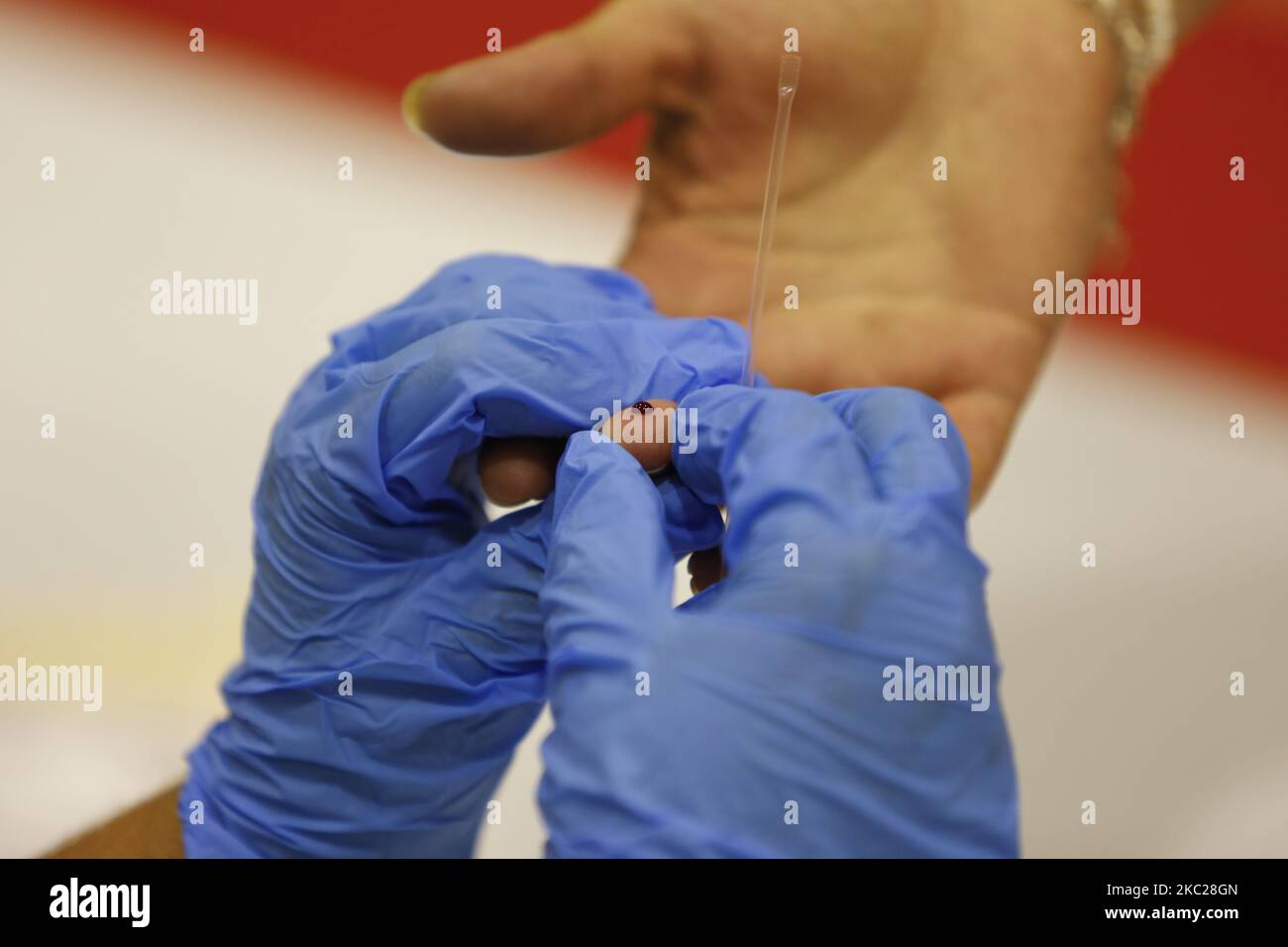Student students blood sample hi-res stock photography and images - Alamy