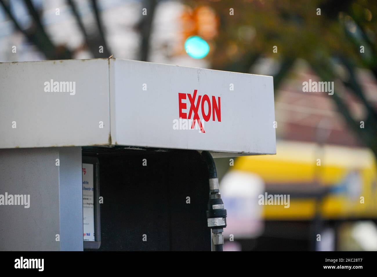 Oil giant exxon hi-res stock photography and images - Alamy