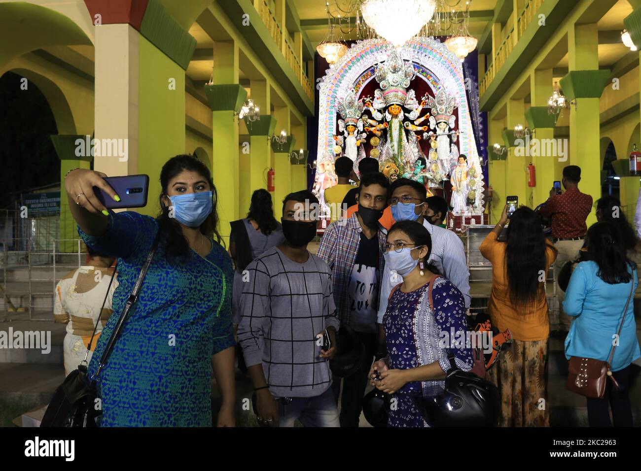 Big pandals hi-res stock photography and images - Alamy