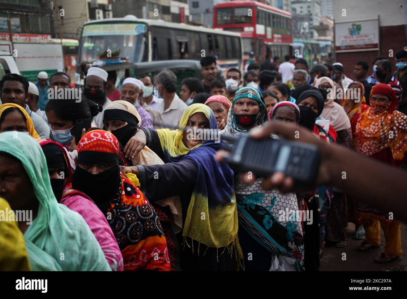Poor crowd control hi-res stock photography and images - Alamy