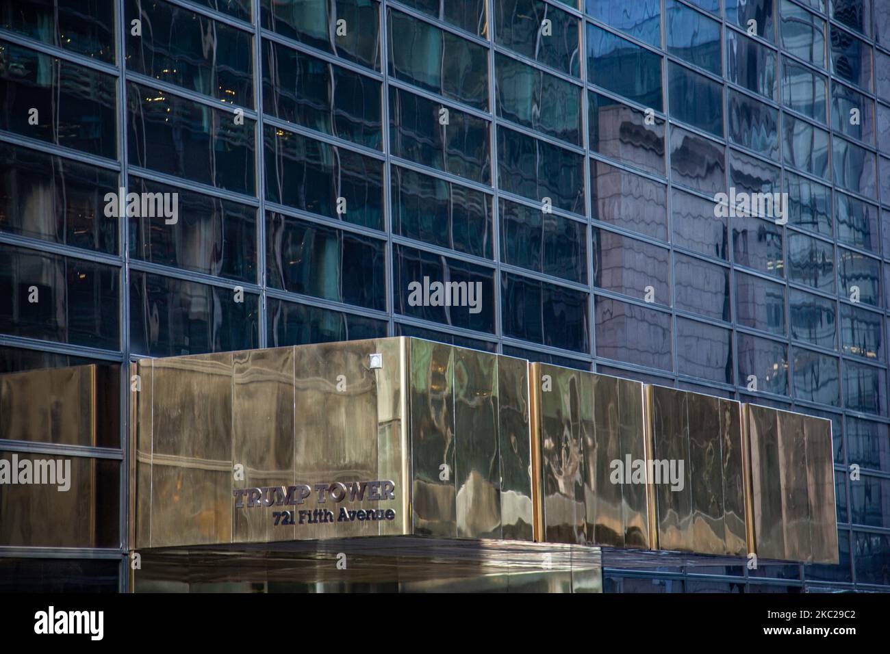 Donald trump side view hi-res stock photography and images - Alamy