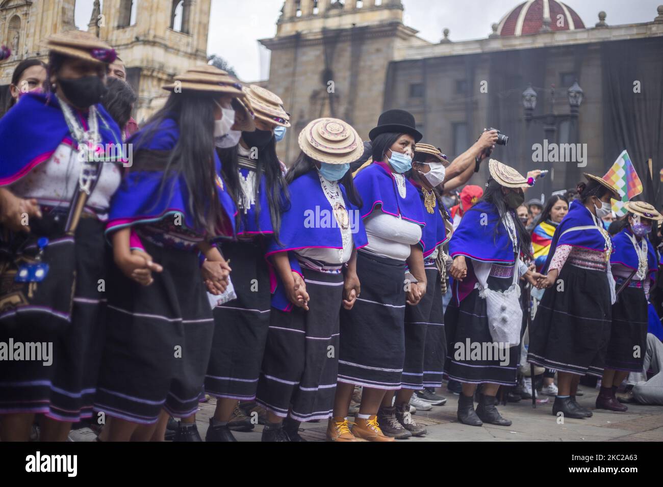 The Misak people present in the protest against the national government ...