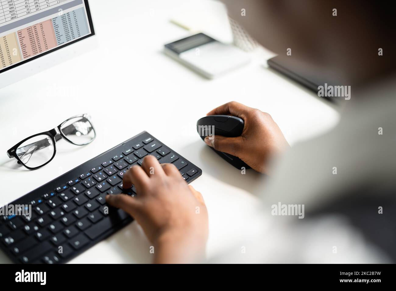Hand and wrist pain hi-res stock photography and images - Alamy