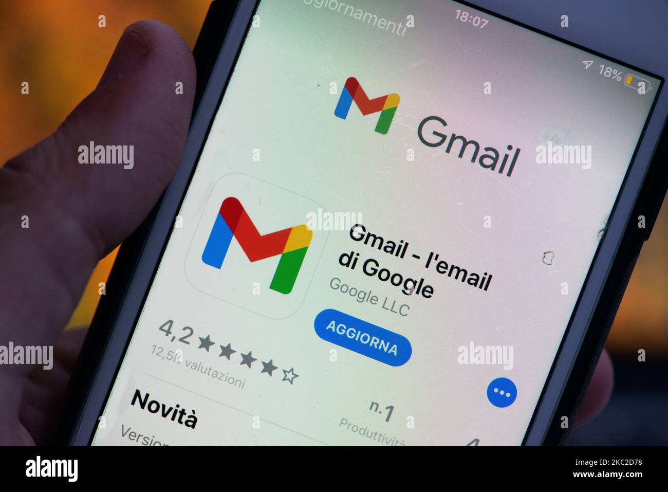 Gmail new 2020 logo hi-res stock photography and images - Alamy