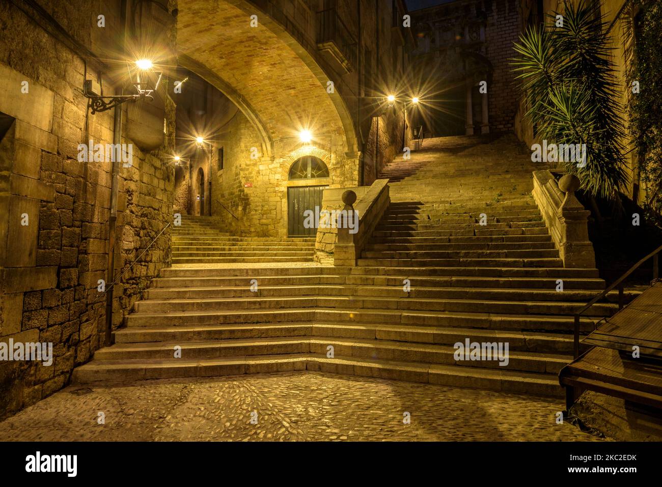 Arco de escaleras hi-res stock photography and images - Alamy