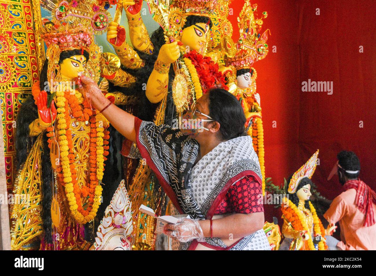 Face mask smears vermillion hi-res stock photography and images - Alamy