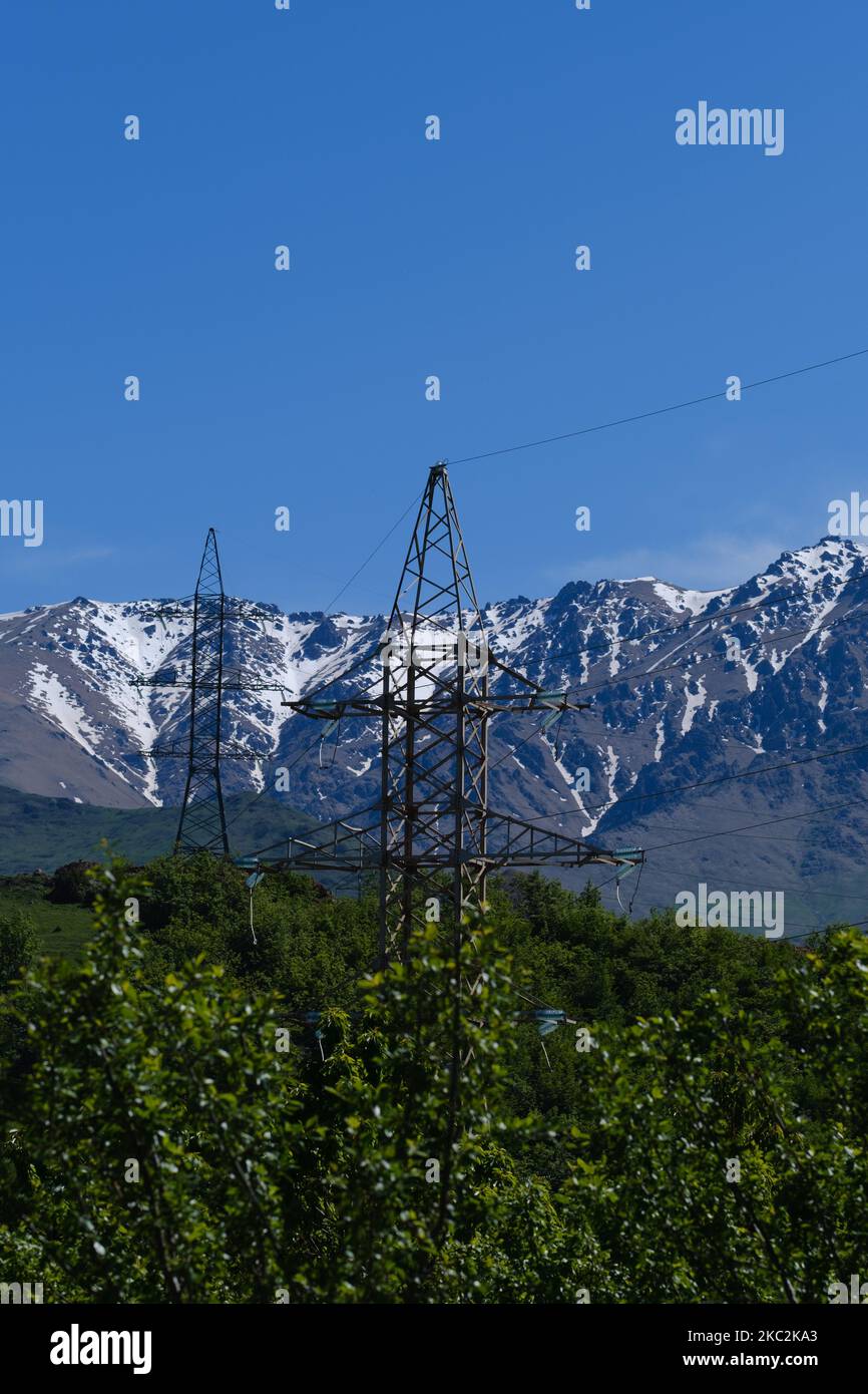 Transmission towers in hills hi-res stock photography and images - Alamy