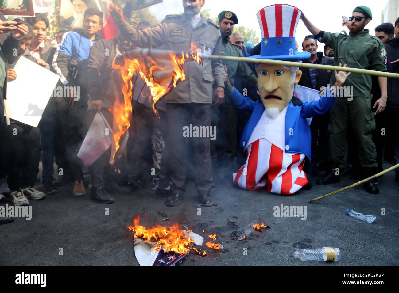 Tehran, Tehran, Iran. 4th Nov, 2022. Iranian Demonstrators burn ...
