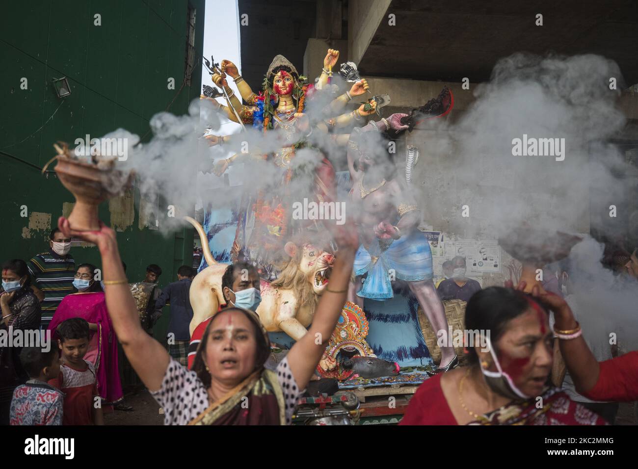 Durga puja dance hi-res stock photography and images - Alamy