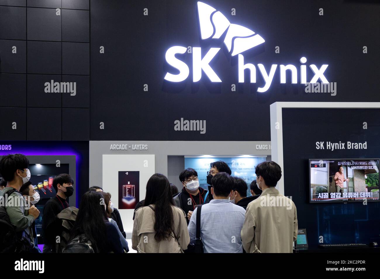 Audiences visit SK hynix booth during SEDEX(Semiconductor Exhibition ...