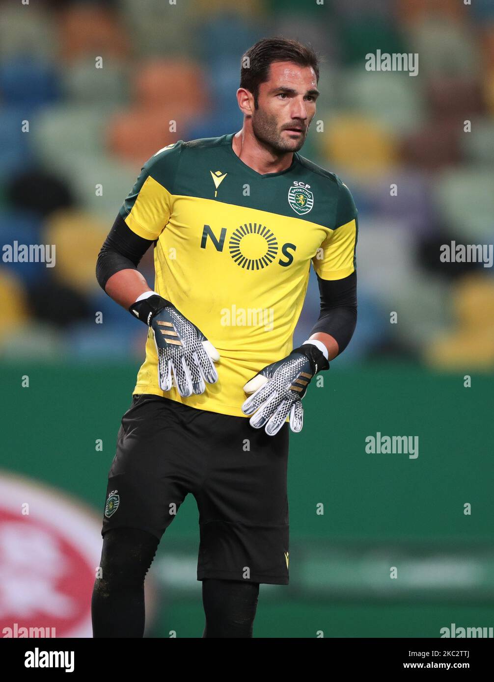 Antonio Adan of Sporting CP in warm-up during the Premier League 2020/ ...