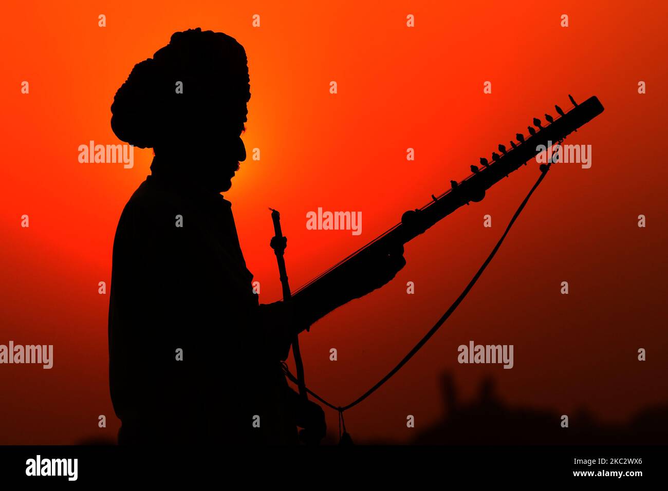 Ravanahatha hi-res stock photography and images - Alamy