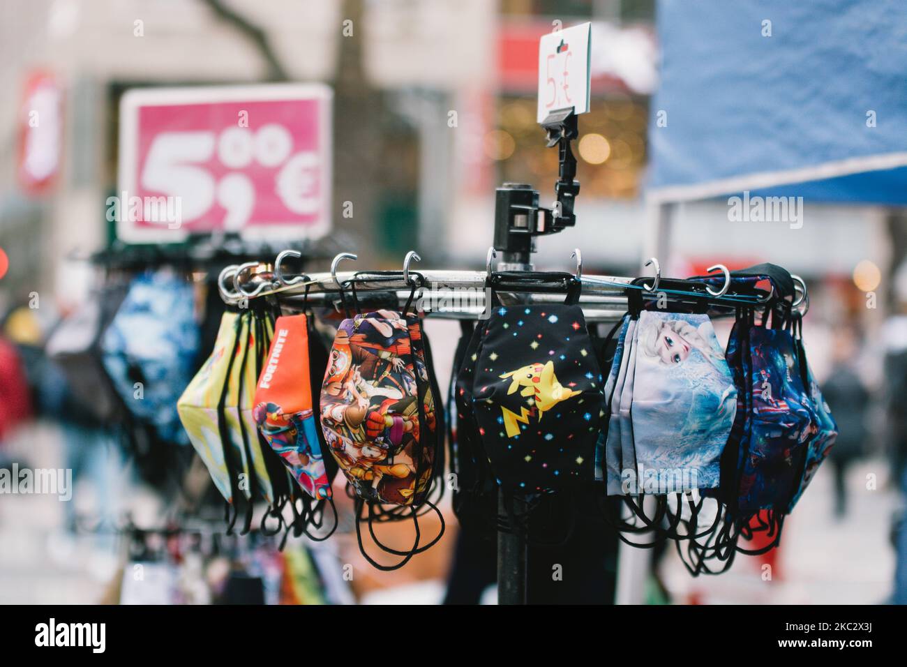Lite face hi-res stock photography and images - Alamy