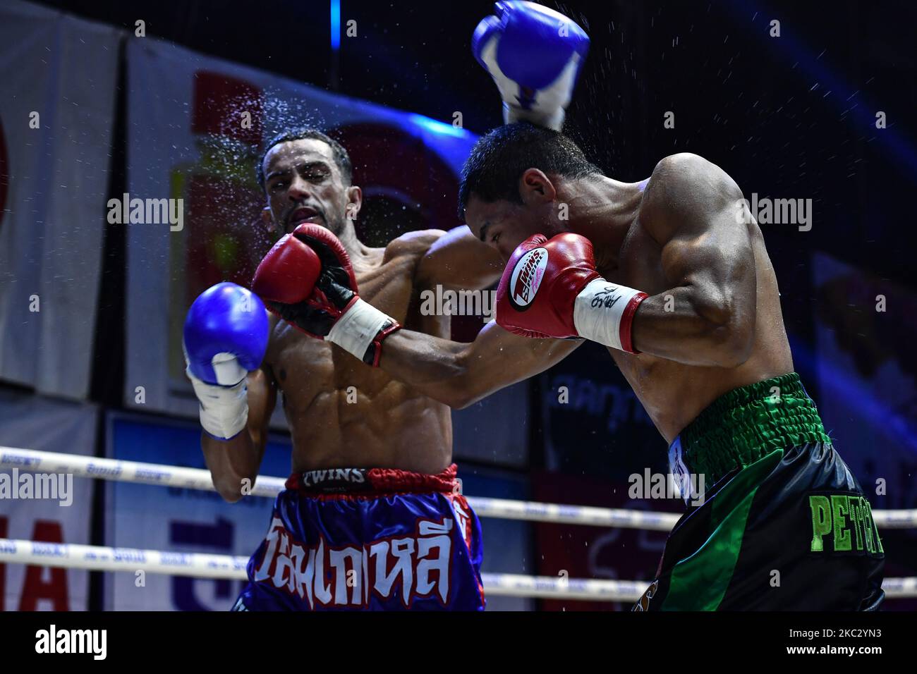 Rangsit international boxing stadium hi-res stock photography and ...