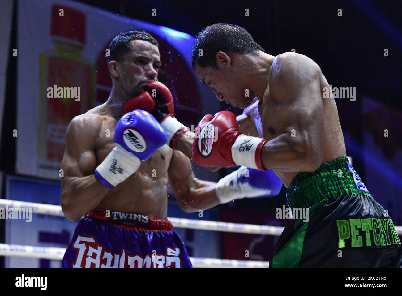 Rangsit international boxing stadium hi-res stock photography and ...
